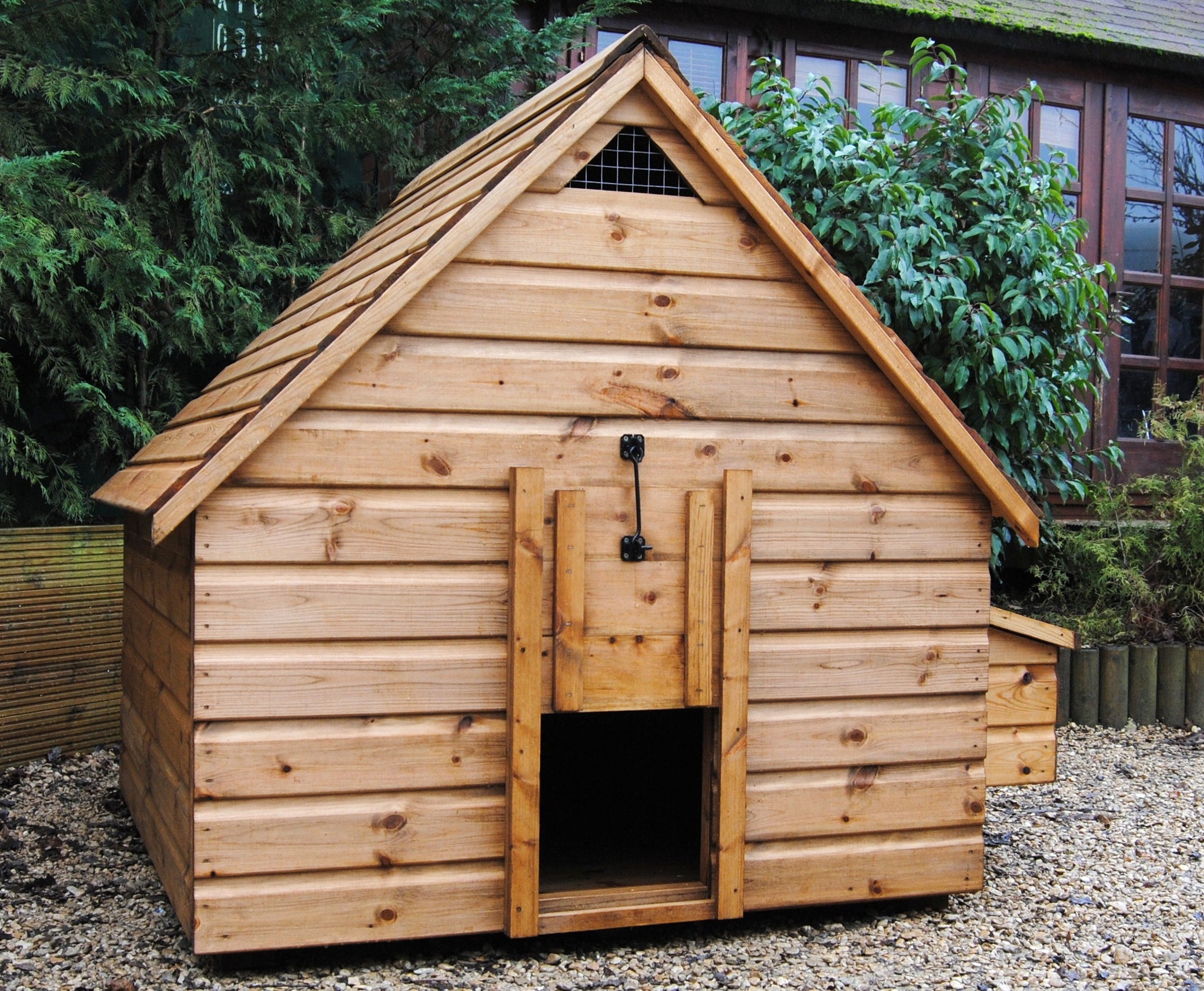 Deluxe Chicken Coops, Large Sizes & Runs — The Chicken House Company